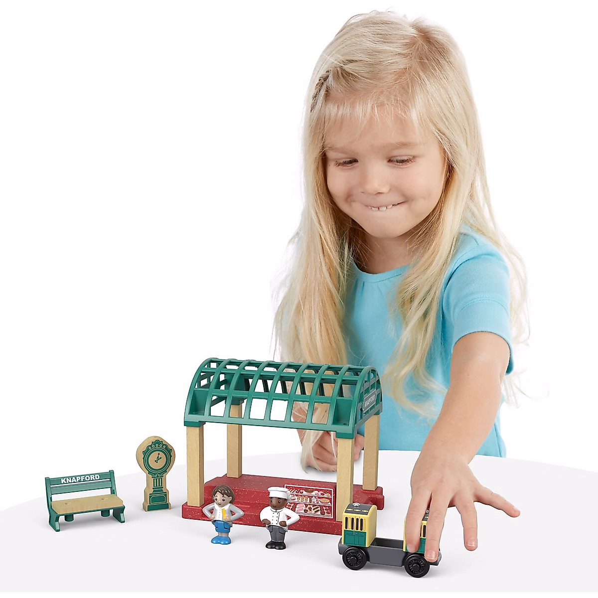 Thomas & Friends Wooden Toy Knapford Train Station Playset with Figures & Passenger Coach for Preschool Pretend Play Kids Ages 3+ Years
