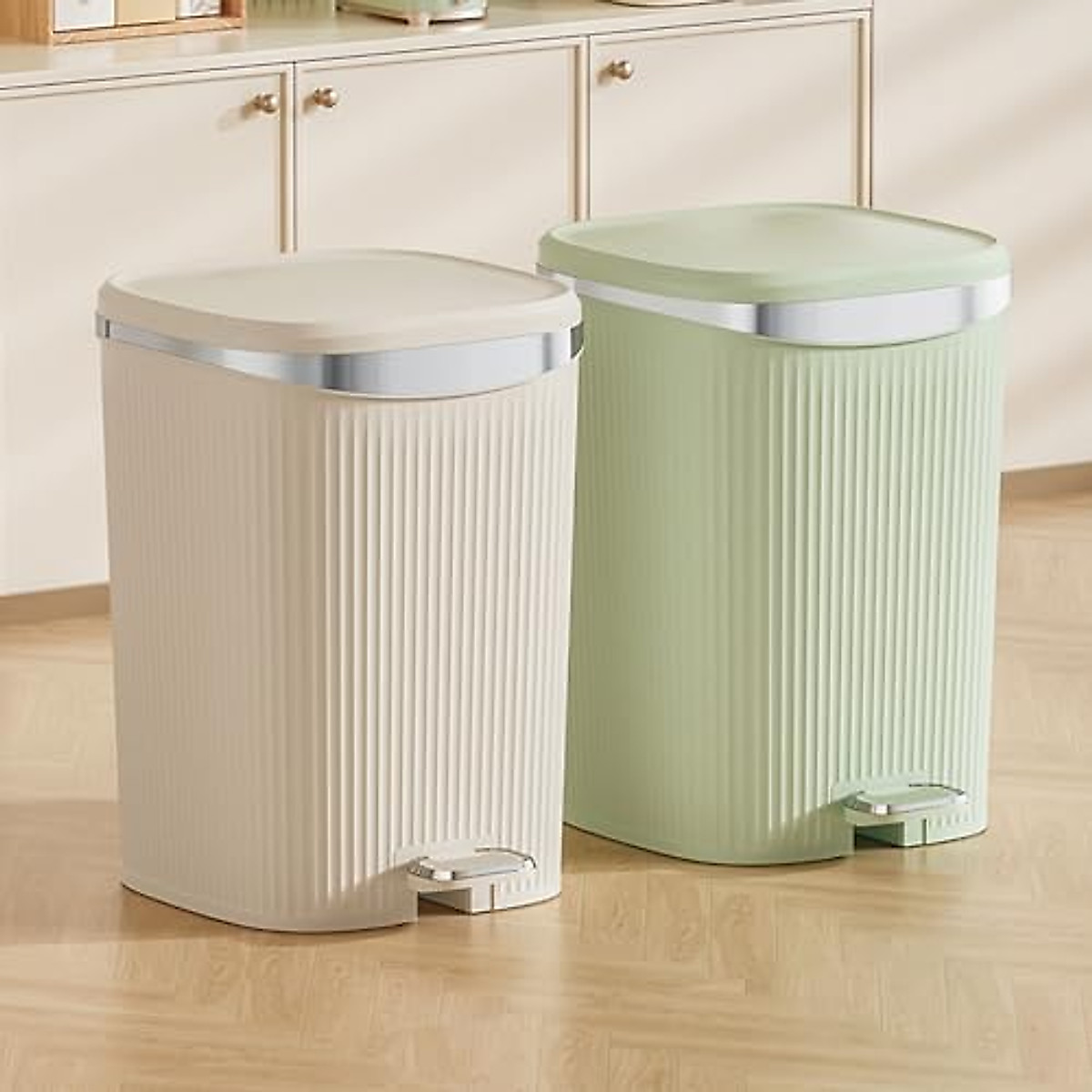 Pedal Trash Bin Step Trash Can with Good Seal Designed for Easy Disposal in Kitchens Or Office Garbage Container