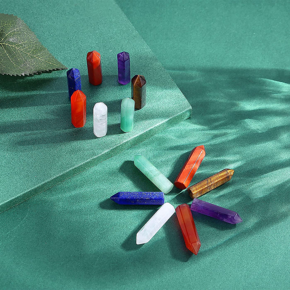 QINJIEJIE 7 PCS 7 Chakra Healing Crystals Mini Wands Crystal Pocket Stones Amethyst Polished Tumbled Natural Hexagonal Single Pointed Reiki Energy Balancing Meditation Gemstones Therapy Wand Set Gift