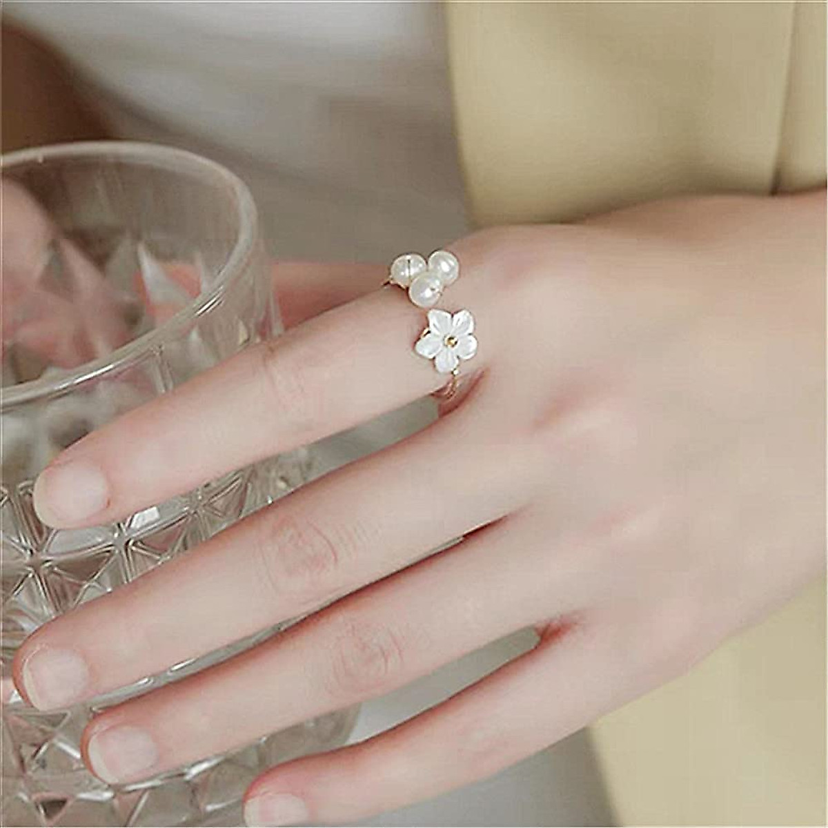 Dainty Shell Pearl Flower Statement Ring for Women Gold Plated Faux Pearls Ball Open Wrap Rings Comfort Fit Adjustable Expandable Handmade Birthday Wedding Anniversary Jewelry Gift