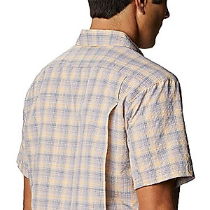 Columbia Men’s Silver Ridge Short Sleeve Seesucker Shirt, Moisture Wicking, Sun Protection, Mocha Gingham Ombre, Small