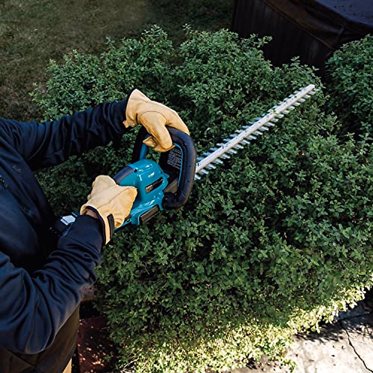 Makita XHU09M1 18V LXT® Lithium-Ion Brushless Cordless 24" Hedge Trimmer Kit (4.0Ah)