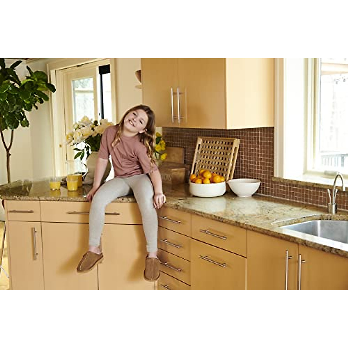 Fireside by Dearfoams Dempsey Genuine Shearling Clog, Chestnut, 2 Big Kid