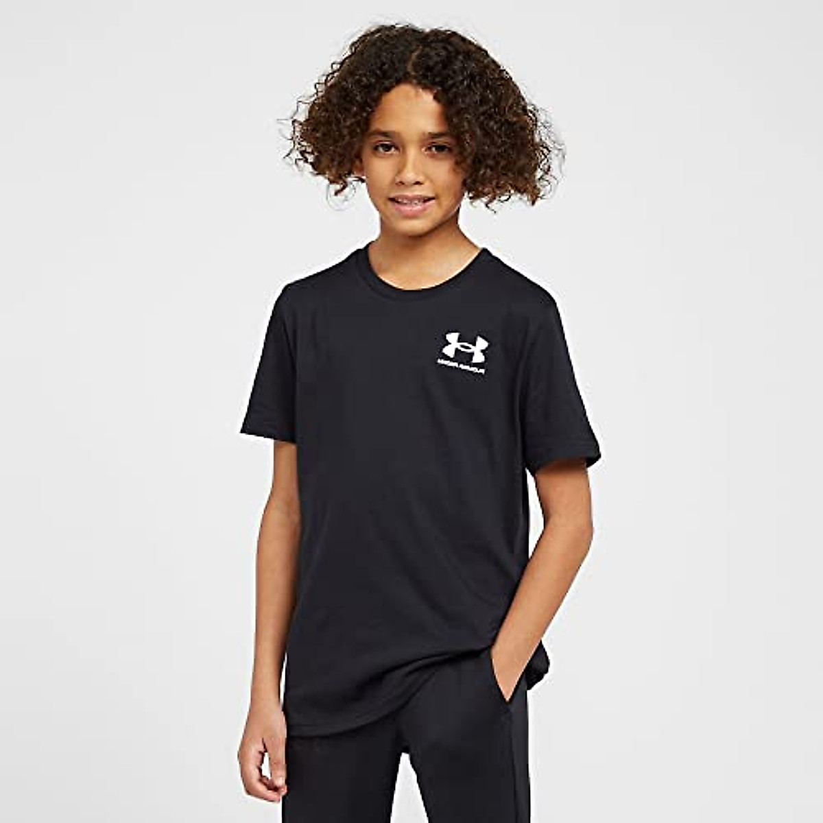 Under Armour Boys' Sportstyle Left Chest Short-Sleeve T-Shirt , Black (001)/White , Youth Medium