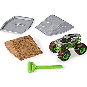 Monster Jam, Alien Invasion Monster Dirt Starter Set with 8oz Monster Dirt and Official 1:64 Scale Truck