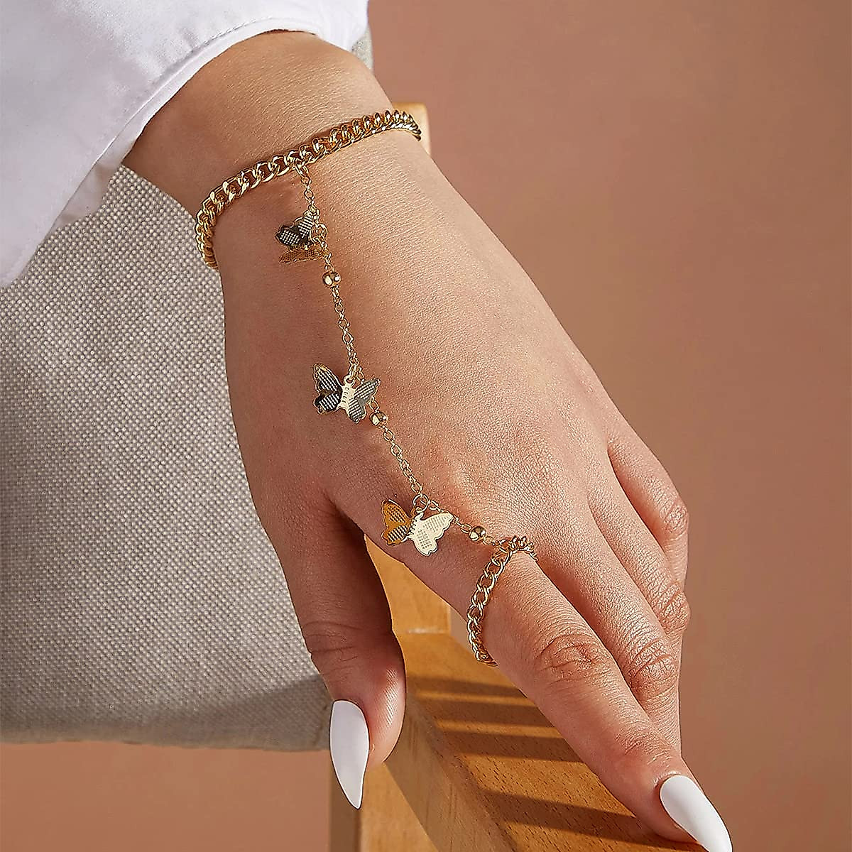 YERTTER Dainty Finger Ring Link with Butterfly Bracelet Bangle Simple Trendy Retro Style Butterfly Pendant Chain Link Bracelet Prom Birthday Party (Gold)