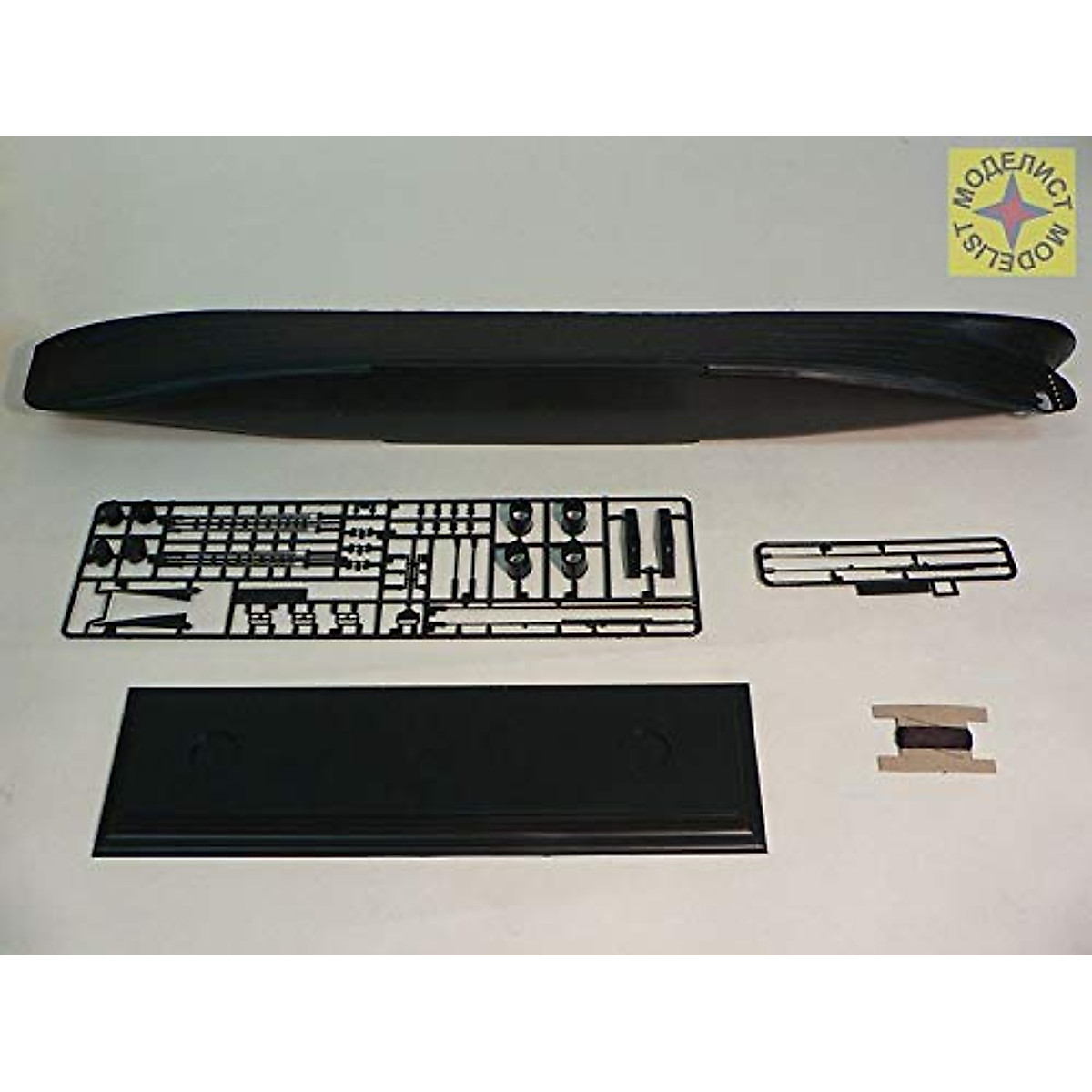 AEVVV RMS Titanic British Passenger Liner - Plastic Ship Model Kits Scale 1:700 - Assembly Instructions in Russian Language