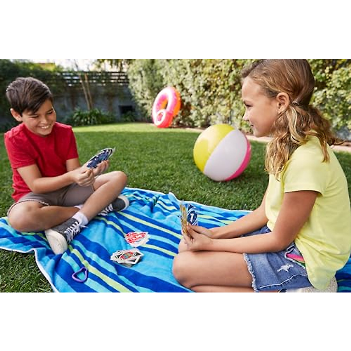 Mattel Games ​UNO Splash Card Game for Outdoor Camping, Travel and Family Night with Water-Resistent Plastic Cards