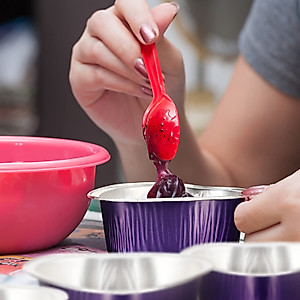 Geiserailie 200 Sets Aluminum Foil Cake Pan with Clear Lids 100 ml/ 3.4 Ounces Heart Shaped Disposable Mini Cupcake Cup Flan Baking Cups Pan for Xmas Valentine Wedding Birthday Party (Purple)