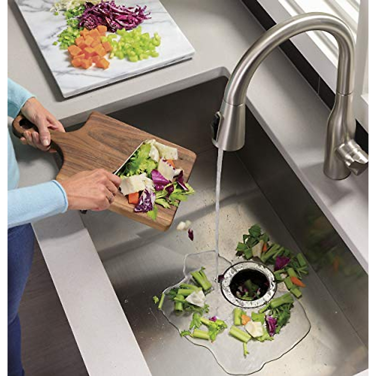 GE Continuous Feed Garbage Disposal, 1/2 Horsepower, Good for Grinding: Beans, Potatoes, Peels, and Cooked Meat, Easy Install Kit and Power Cord Included, Recommended for 2-4 Person Homes