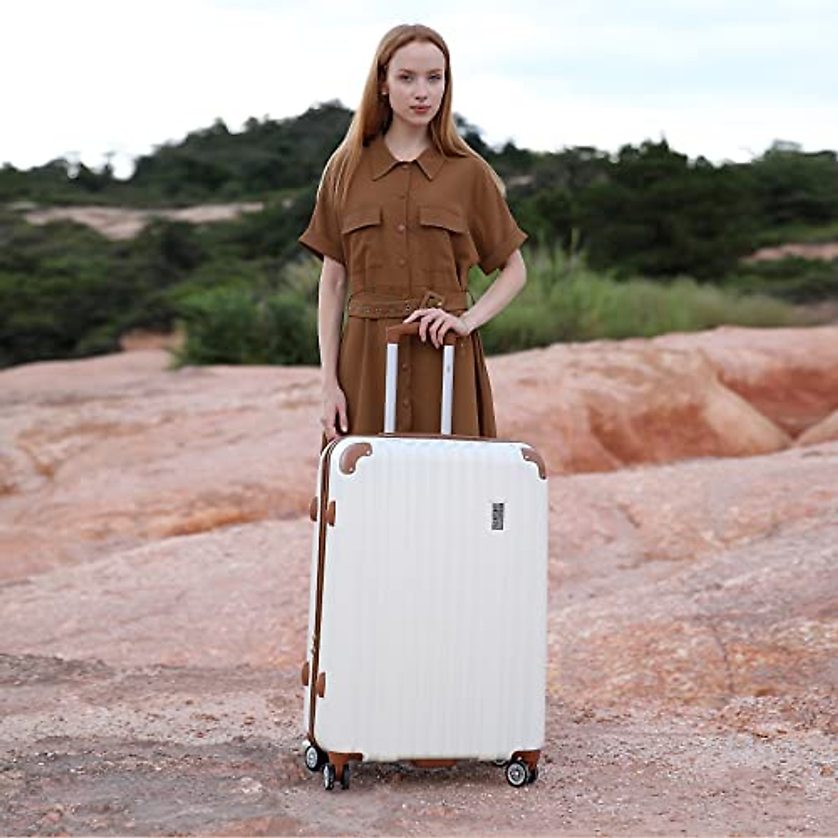 Miami CarryOn Collins 3 Piece Expandable Polycarbonate-ABS Retro Spinner Luggage Set with Lined Interior, Organizational Pockets, Bottom Handle (White)