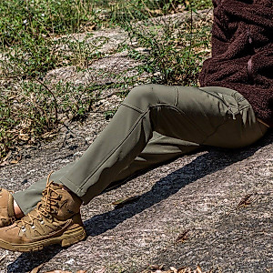 FREE SOLDIER Men's Fleece Lined Outdoor Cargo Hiking Pants Water Repellent Softshell Snow Ski Pants with Zipper Pockets (Army Green 40W x 32L)