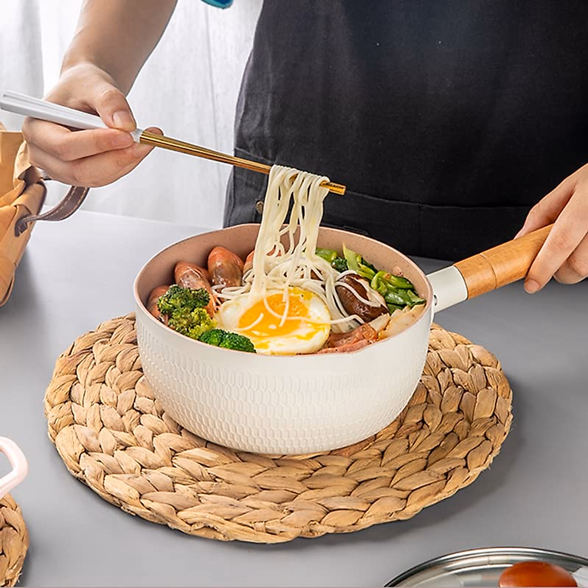 Japanese Saucepan with Wooden Handle, Yukihira Saucepan with Pour Spout, Nonstick Milk Soup Pan, Exquisite Small Induction Saucepan, Cooking Pan for Gas, Induction, Electric Stove for(White 18cm)