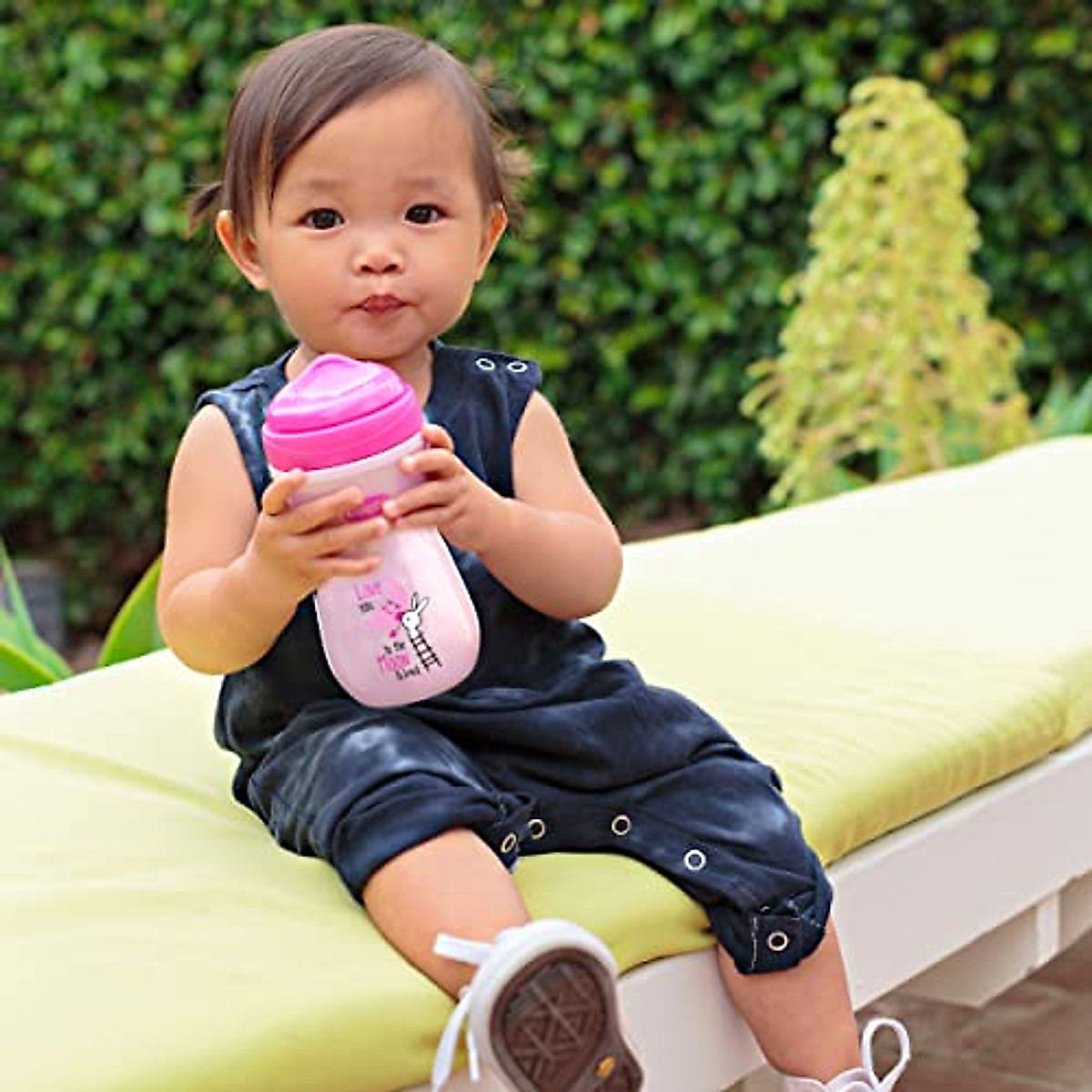 Chicco 9oz. Glow in the Dark Double-Wall Insulated Sippy Cup with Bite-Proof Rim Spout and Spill-Free Lid | Top-Rack Dishwasher Safe | Easy to Hold with Ergonomic Indents | Pink| 12+ months