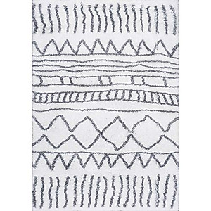 nuLOOM Renata Moroccan Shag Area Rug, 5' 3" x 7' 6", Grey