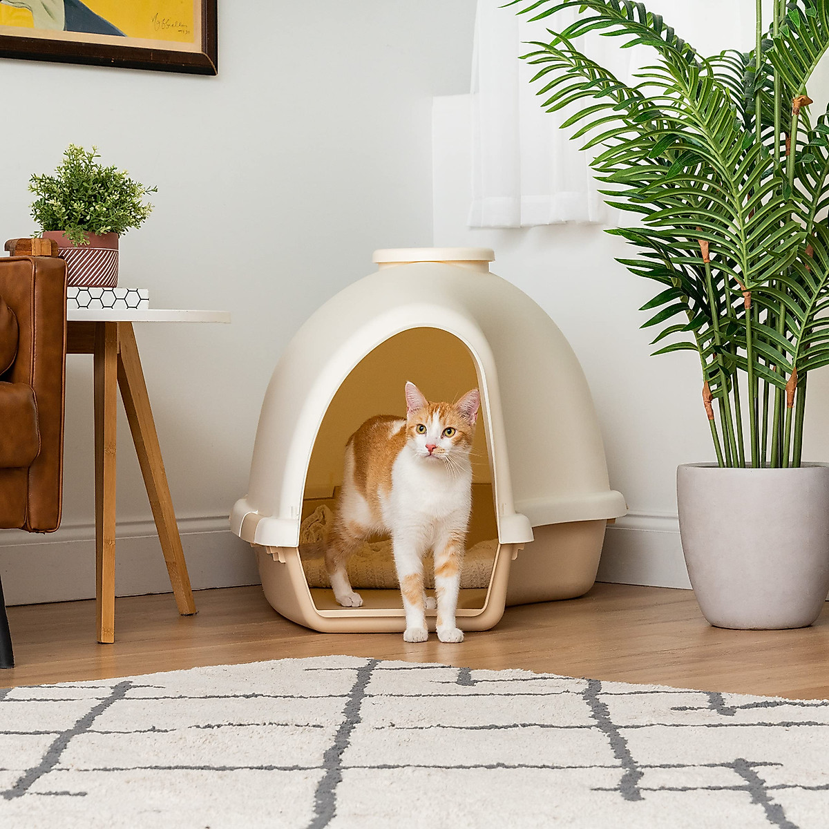 IRIS USA Large Igloo Shaped Dog House, White/Almond