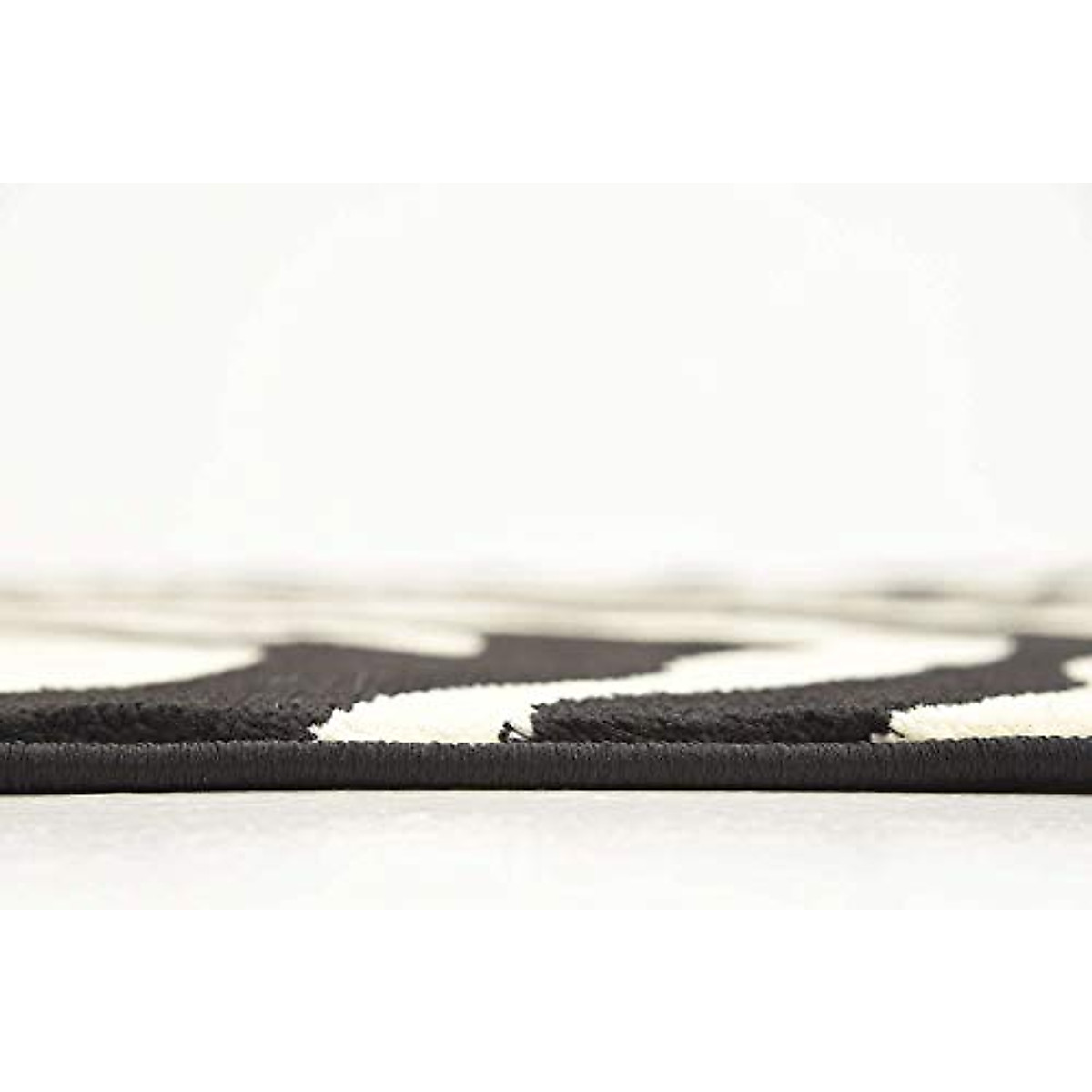 Unique Loom Wildlife Collection Animal Inspired with Zebra Design Area Rug, 6 x 9 ft, Black/Ivory