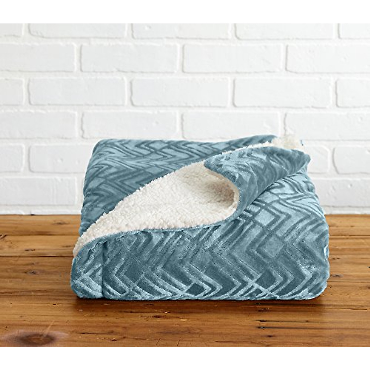 Great Bay Home Sherpa Fleece and Velvet Plush Full/Queen Throw Blanket Blue Surf | Thick Blanket for Fall and Winter | Cozy, Soft, and Warm Fleece Throw Blanket | Cielo Collection