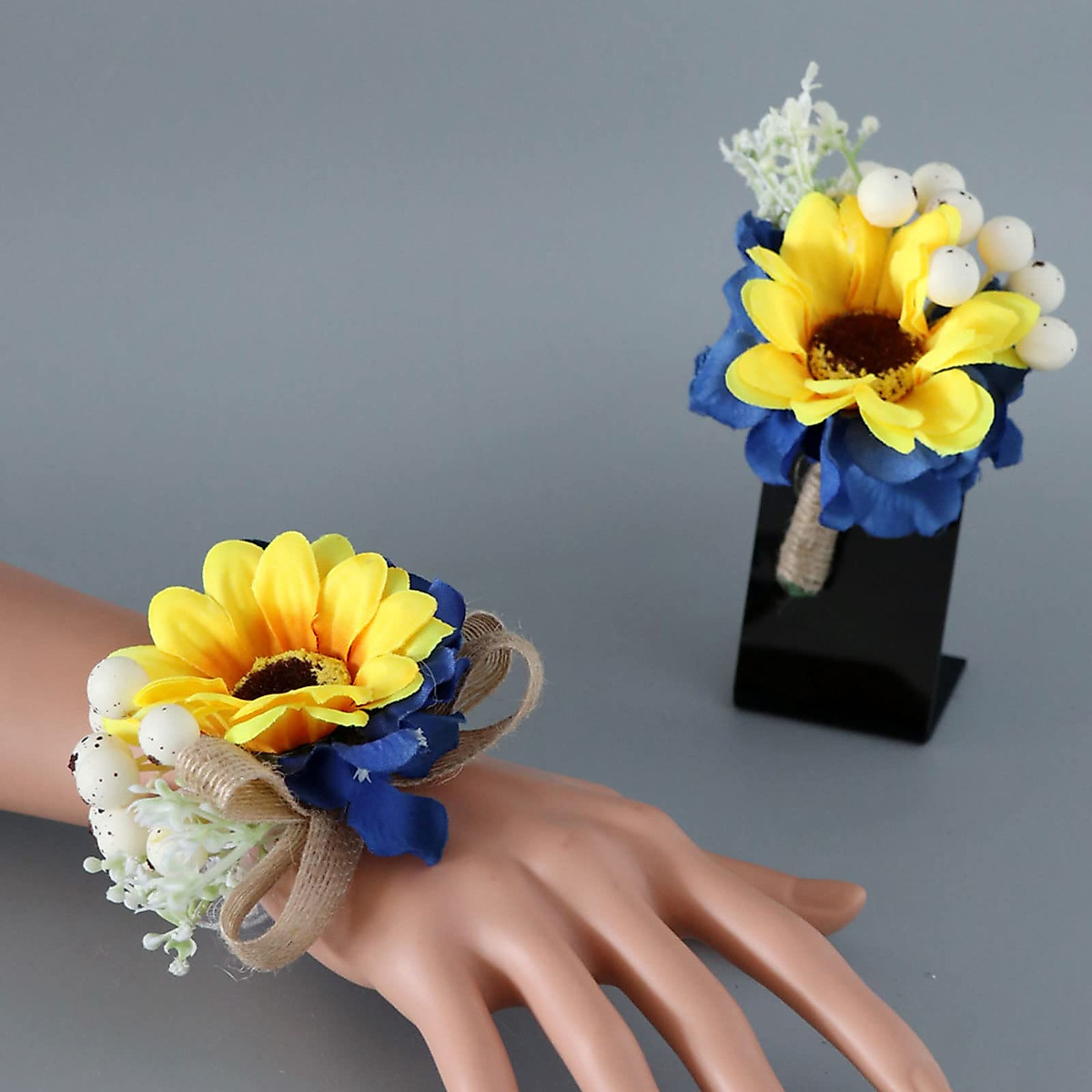 SMLJFO 2Pcs Artificial Flower Wrist Corsage Groom Boutonniere Sunflower Bride & Bridesmaid Corsage Wristlet Wedding Hand Flower Decor for Prom Suit Party Homecoming Graduation