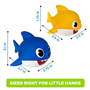 Pinkfong Baby Shark Bath Squirters 2 Pack, Baby Shark & Daddy Shark