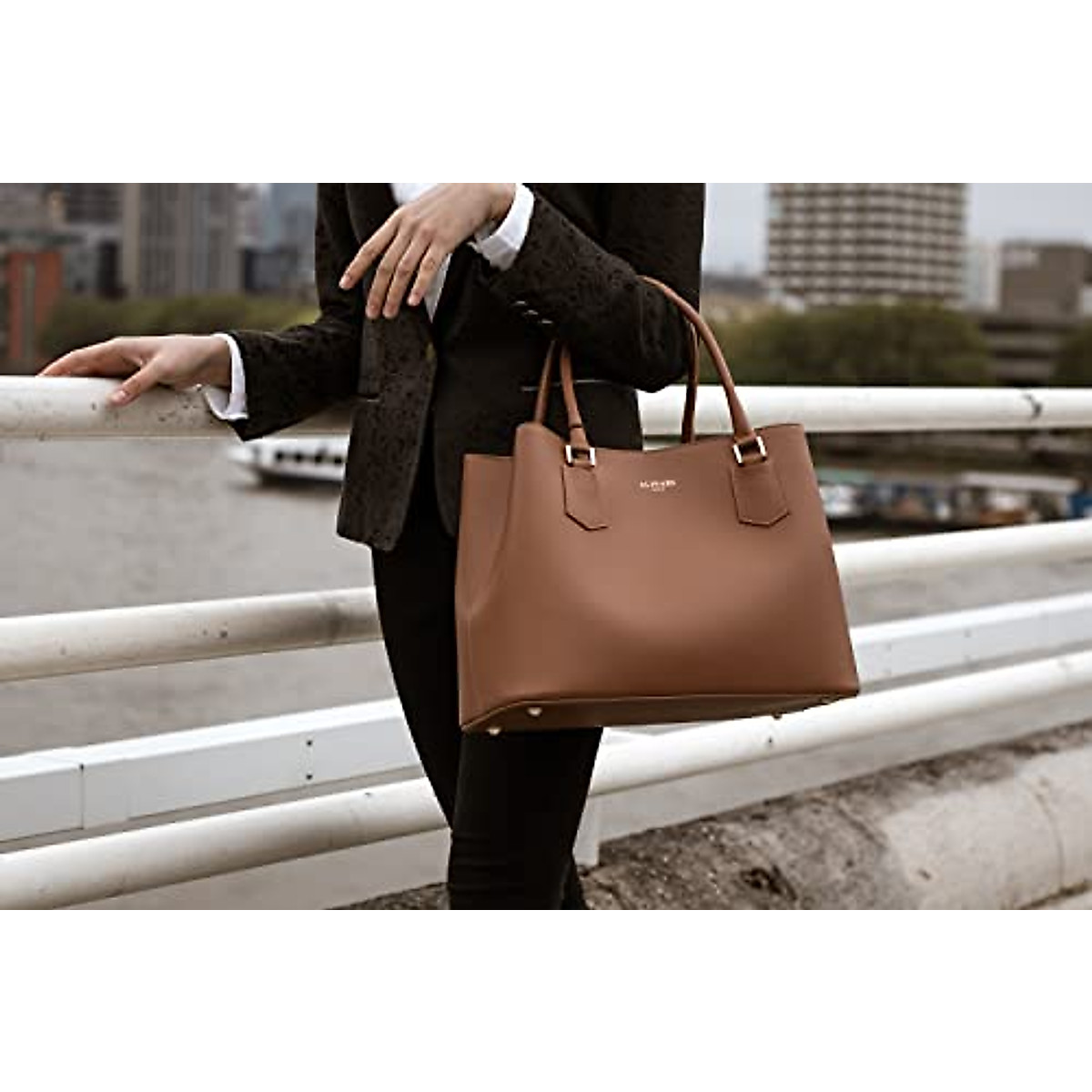 Alinari Firenze Leather Handbag for Women – Designer Tote Bag for Ladies in Elegant and Casual Style – Made in Italy (Camel)