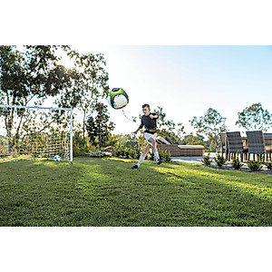 SKLZ Star-Kick Hands-Free Adjustable Solo Soccer Trainer - Fits Ball Sizes 3, 4, and 5 (Volt)
