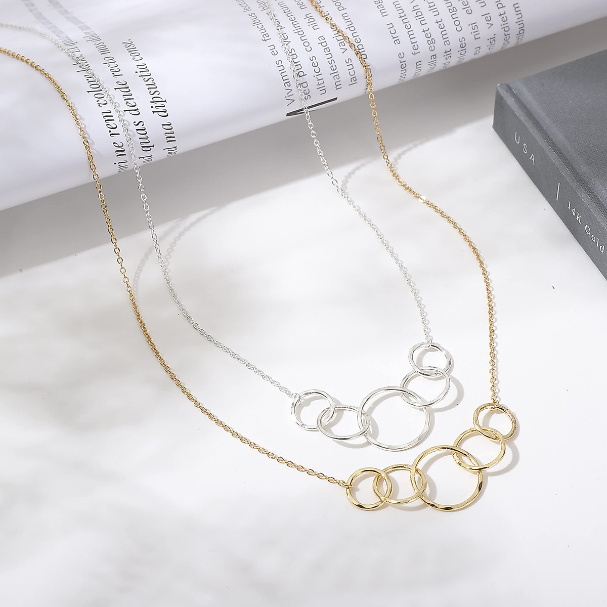 50th Birthday Gift for Women 5 Rings 5 Decade Necklace (in Spanish) Collar Regalo para Mujer Mama Jewelry for Mom Wife Daughter Sister Best Friend Ideas Turning 50-Year-Old Sterling Silver / Gold