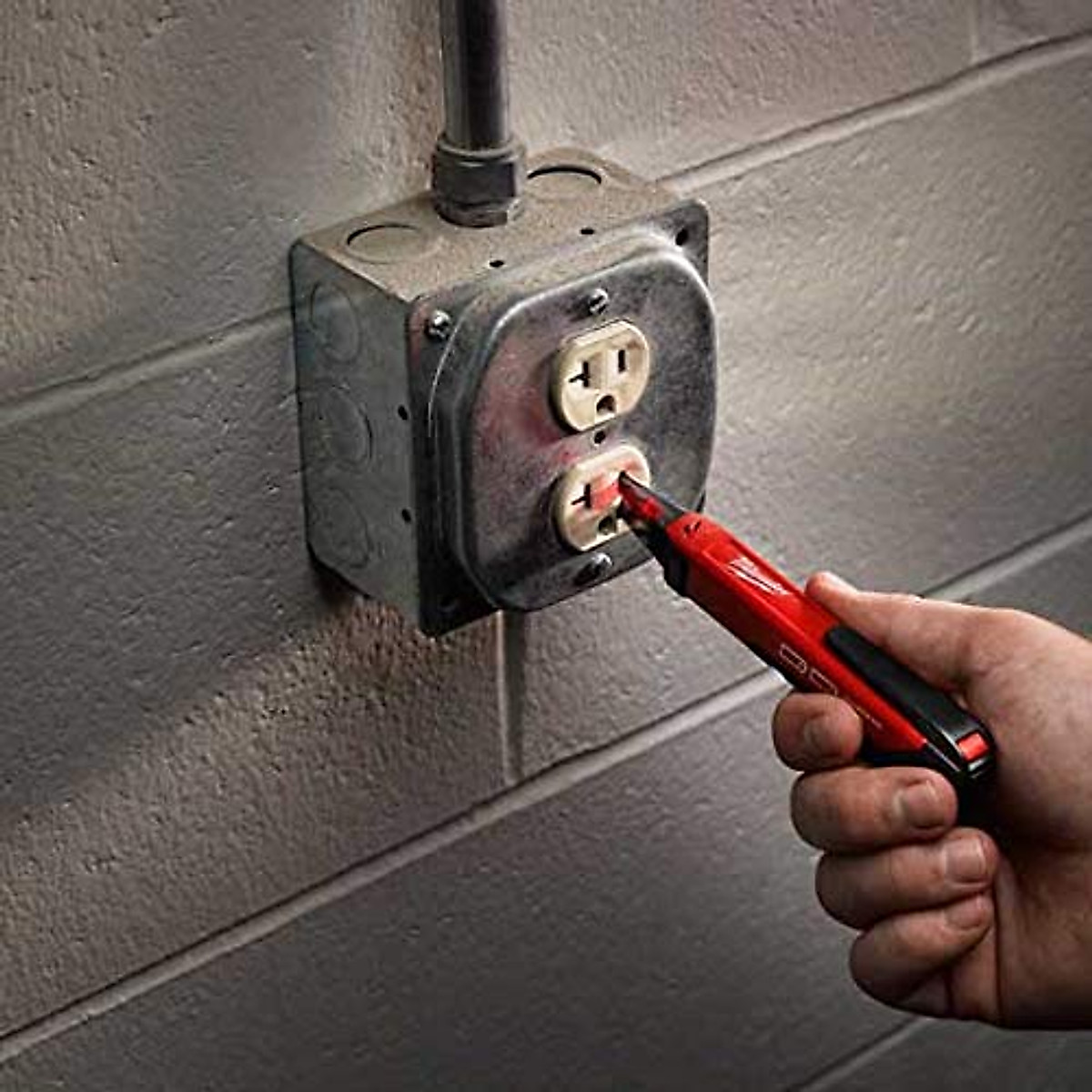 Milwaukee 2202-20 Voltage Detector with LED Light