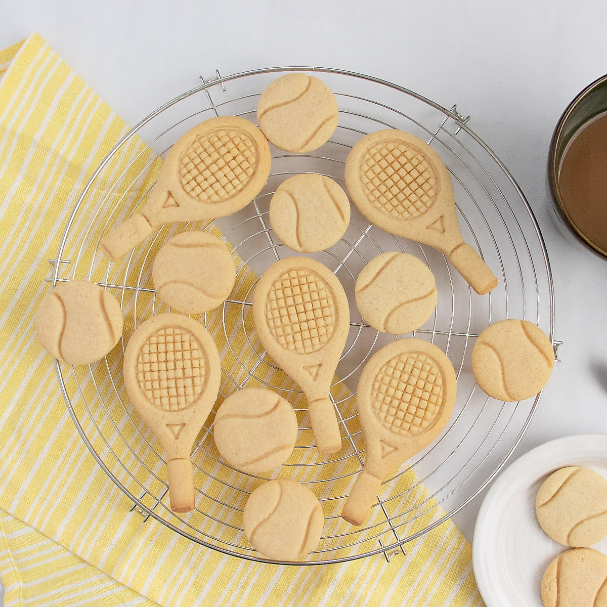 Tennis Racket and Ball cookie cutters, 2 pieces - Bakerlogy
