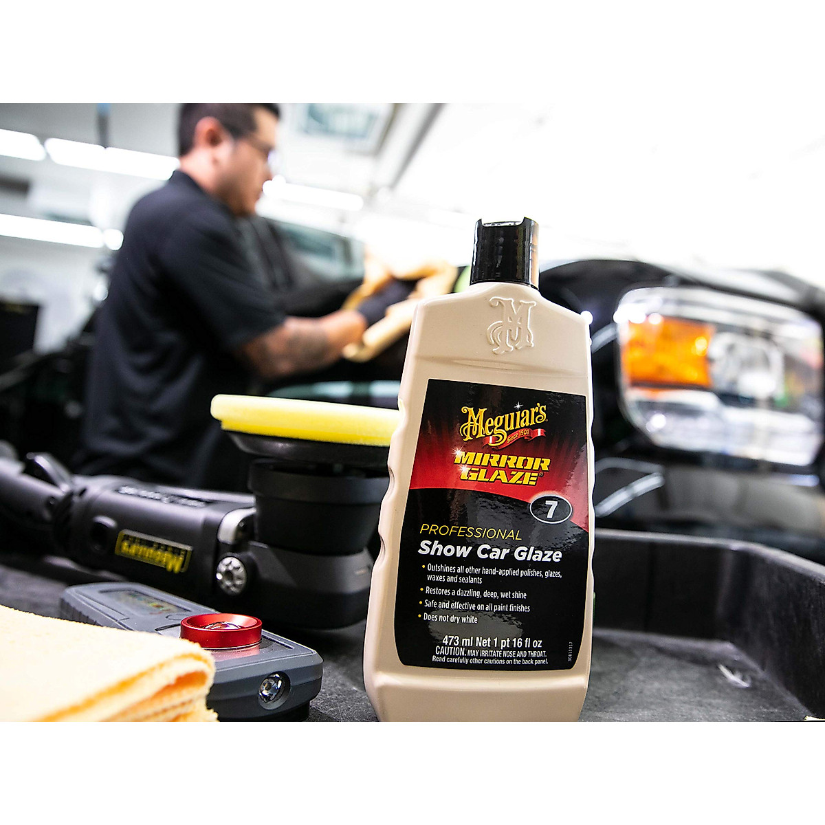 Meguiar's M0716 Mirror Glaze Show Car Glaze, Exceptional Polish Restores a Deep Wet Shine - 16 Oz Bottle