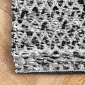 nuLOOM Natosha Indoor/Outdoor Chevron Striped Accent Rug, 2x3, Silver