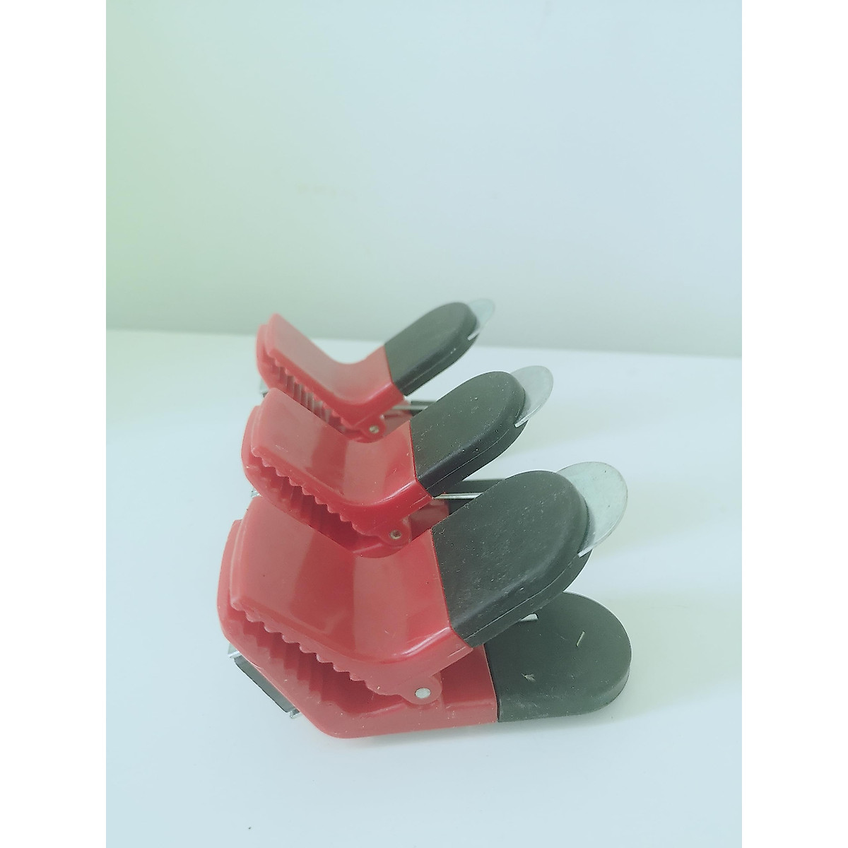 A99 3pcs Magnetic Paint Brush holder clip with Tin Opener DIY tools Red