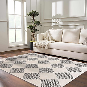 BoutiqueRugs Fauci Farmhouse Area Rug - Cream, Black White - 6'7" x 9'