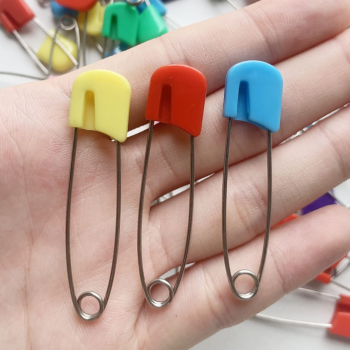 100 Pieces Diaper Pins 2.2 inch Baby Safety Pins Long Plastic Head Safety Pin with Locking Closures Plastic Head Cloth Diaper Pins Stainless Steel Nappy Pins Plastic Head Safety Pin
