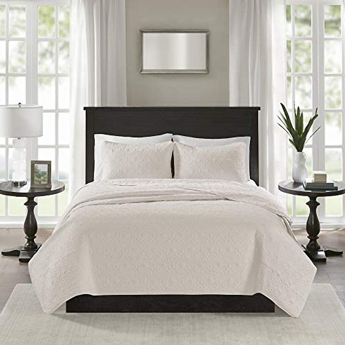 Madison Park Quebec Quilt Set - Luxurious Damask Stitching Design, Cotton Filled Lightweight Coverlet Bedspread Bedding, Shams, Full/Queen(90"x90"), Cream 3 Piece