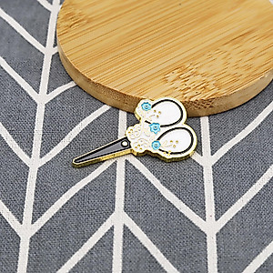 SING F LTD Scissors Shaped Magnetic Needle Keeper 4.4x2.4cm Embroidery Needle Picker Alloy Drop Glue Needle Aspirator for Sewing Embroidery Needlework Storage