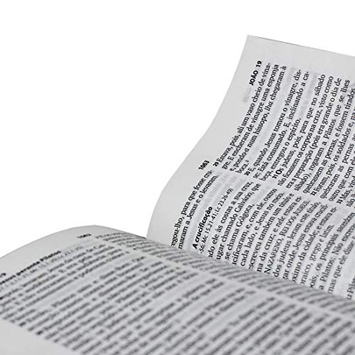 Bíblia Sagrada Letra Grande com Harpa Cristã - Capa preta: Almeida Revista e Corrigida (ARC)