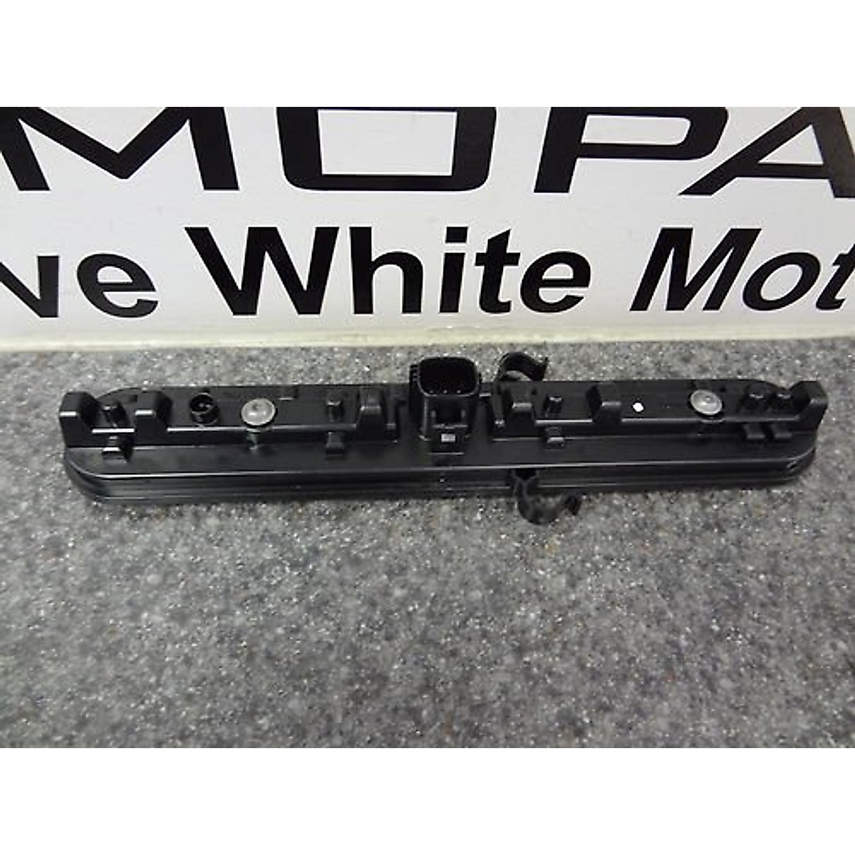 2007-2011 DODGE NITRO TAIL LIGHT LAMP SOCKET CIRCUIT BOARD STOP TURN BRAKE MOPAR OEM