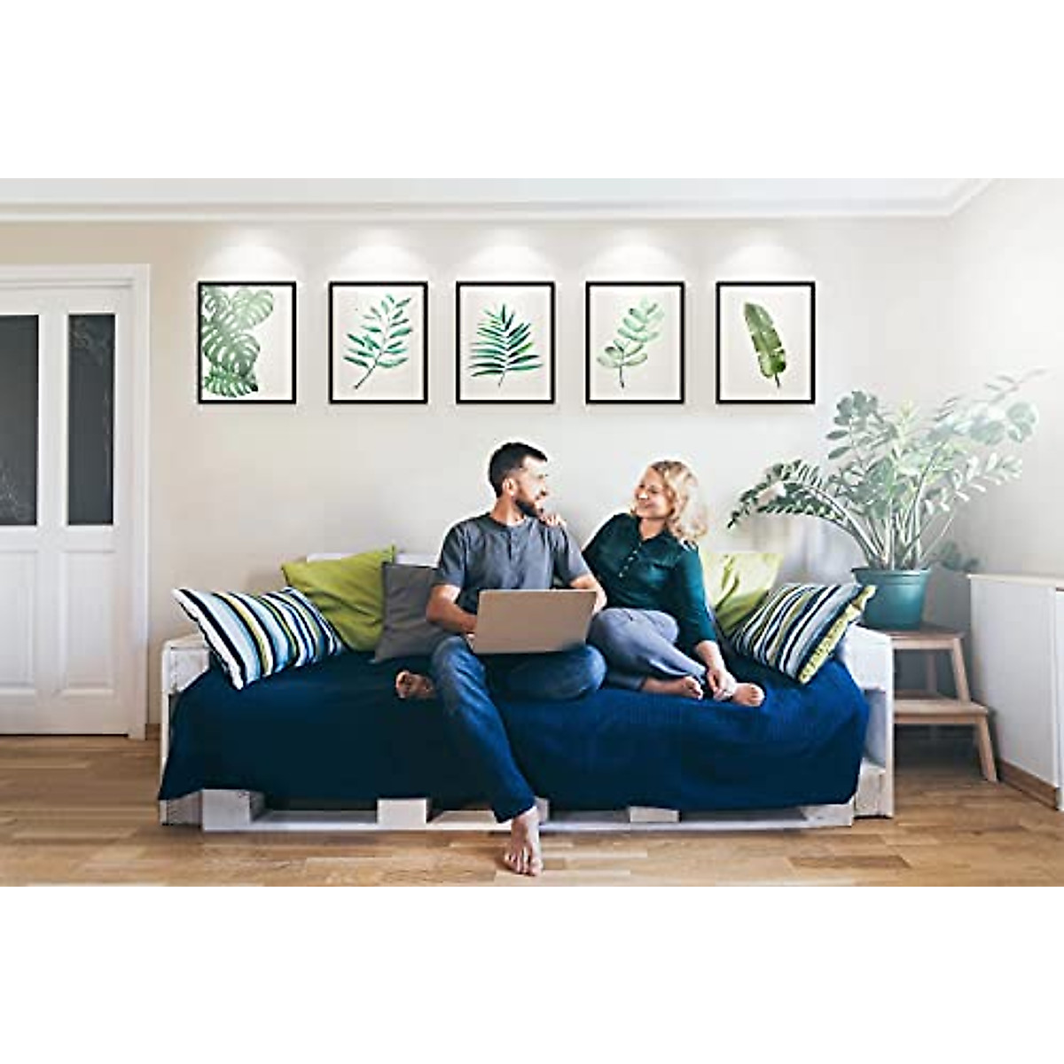 RR ROUND RICH DESIGN Solid Wood 11x14 Picture Frames 5PK Display 8x10 with Mat or 11x14 Without Mat Wall Mounting Photo Frame Black