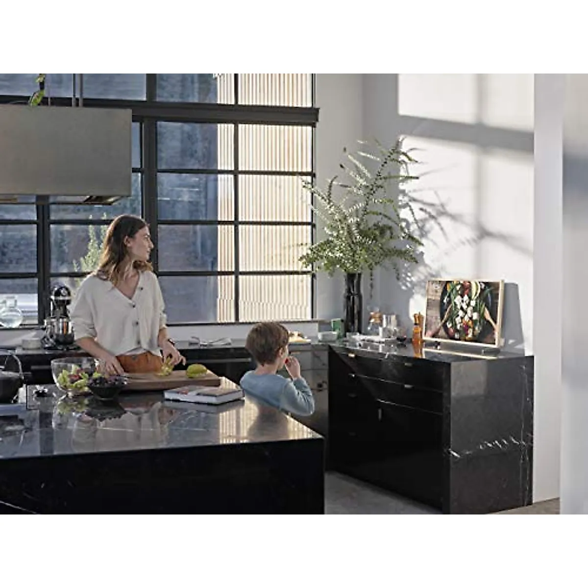 SAMSUNG 32-inch Class FRAME QLED LS03 Series - FHD Dual LED Quantum HDR Smart TV with Alexa Built-in (QN32LS03TBFXZA, 2020 Model)