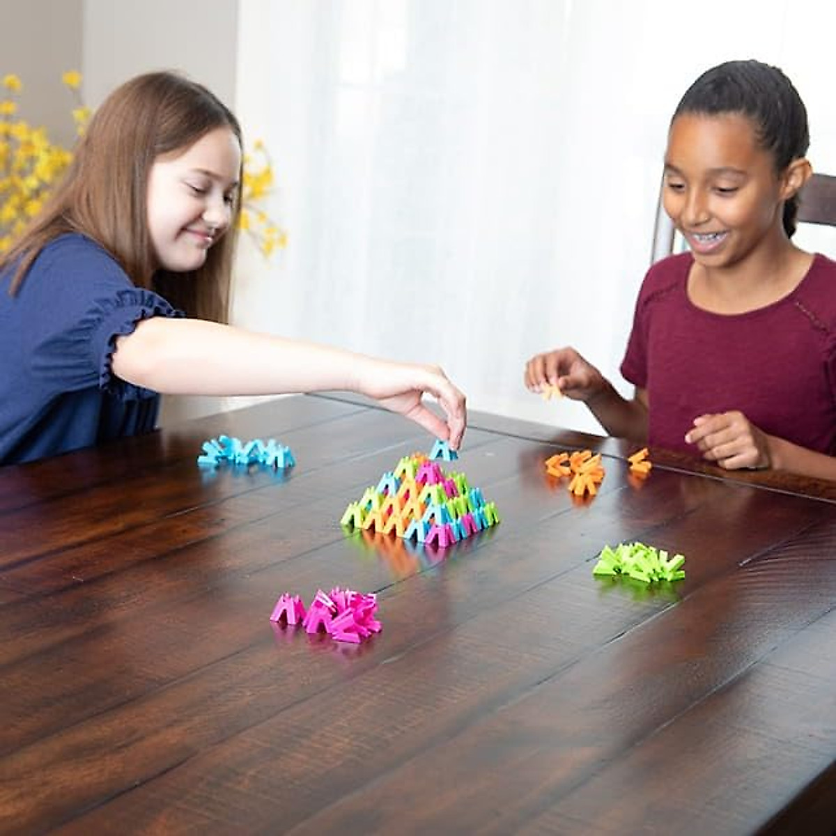 Fat Brain Toys Corners Up - Outsmart. Outstack. Out-Corner. [Fun Family Brainteaser Party Strategy Game for Kids, Teens, & Adults]