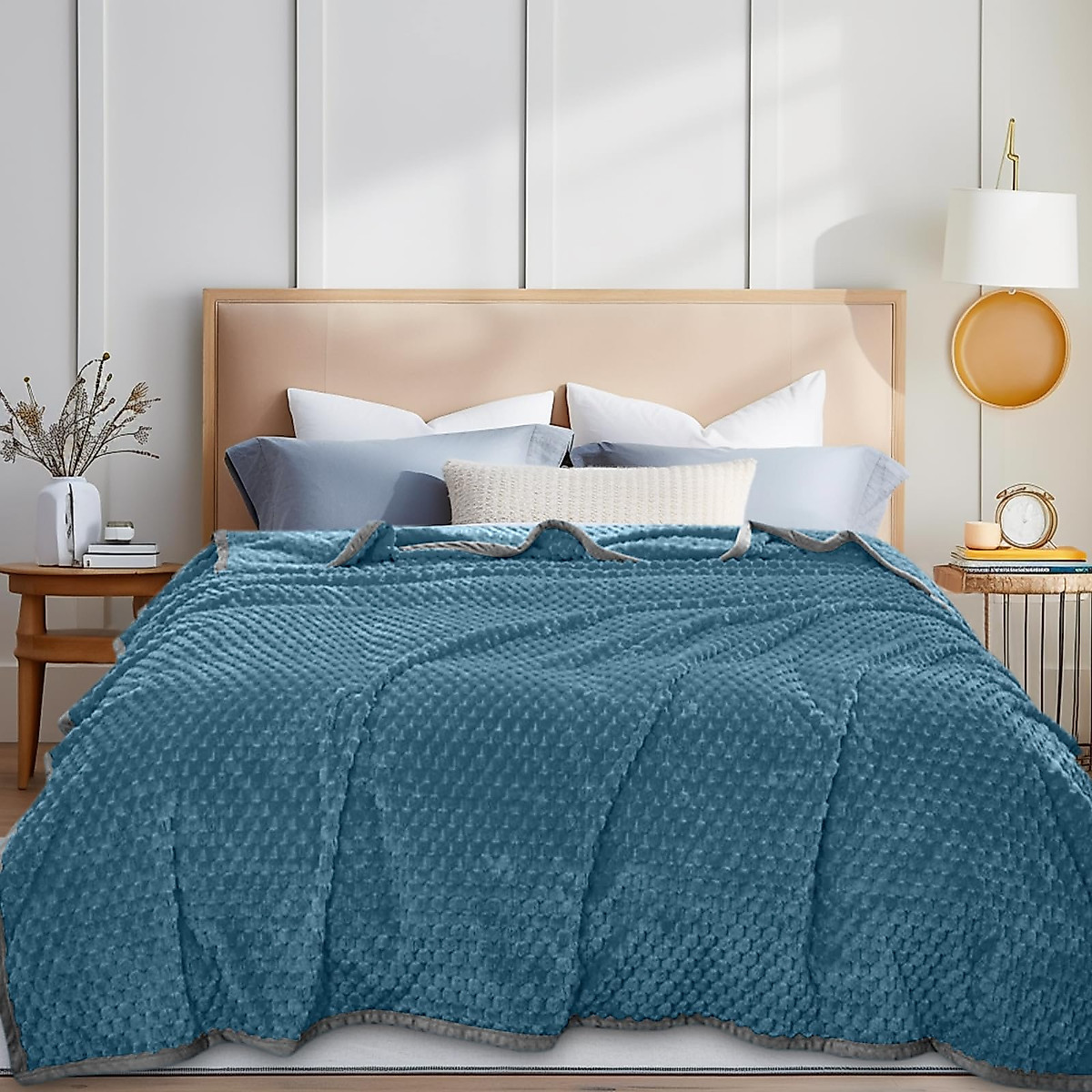 XKY Fleece Throw Blankets, Super Soft Flannel Cozy Blankets for Adults, Home Fleece Throw Blanket for Couch or Bed, Throw Size Warm Plush Blankets for All Season (70"×80", Blue)