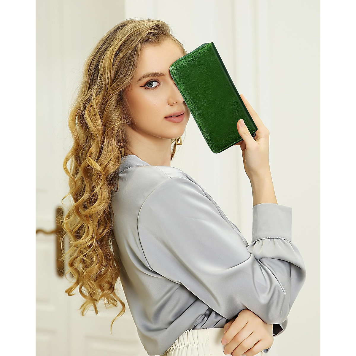 WILD WORLD Designer Emerald Green Calfskin Soft Leather Wallets for Ladies, Large Capacity Clutch Purse for women With Gift Box