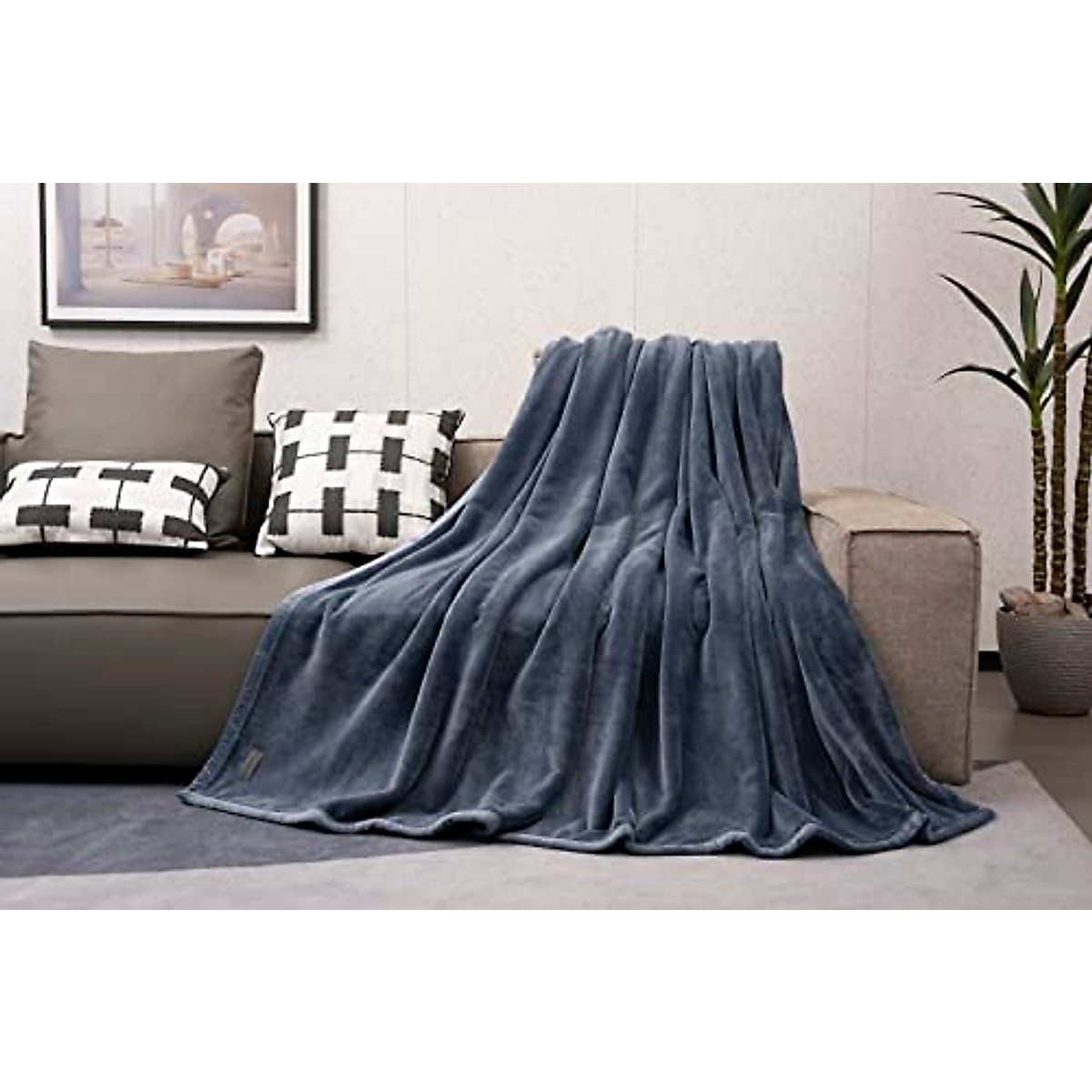Mellowdy Extra Thick Hearty Plush Flannel Blanket (Dark Grey, 90x90) - 500GSM Queen Size Warm Blanket for Winter, Fall | Soft, Fluffy, Cuddly, Perfect for Bed, Oversized Throw for Couch, Sofa