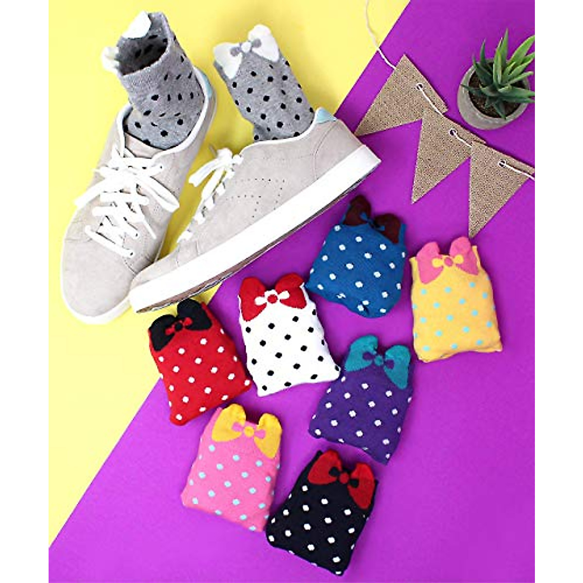 LIVEBEAR 4/5/8 Pairs Womens Cute Patterns, Novelty, Casual Cotton Crew Socks Made In Korea (Polka Dot)