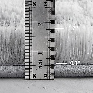 Hutha 4x6 Large Area Rugs for Living Room, Super Soft Fluffy Modern Bedroom Rug, Tie-Dyed Light Grey Indoor Shag Fuzzy Carpets for Girls Kids Nursery Room Home Decor