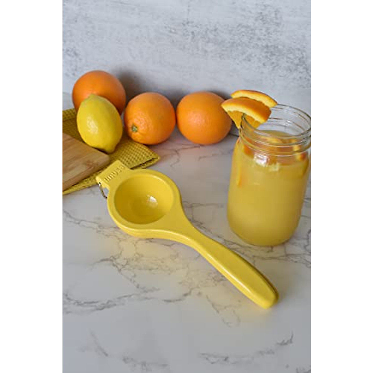 IMUSA USA VICTORIA-70007 Lemon Squeezer, Yellow