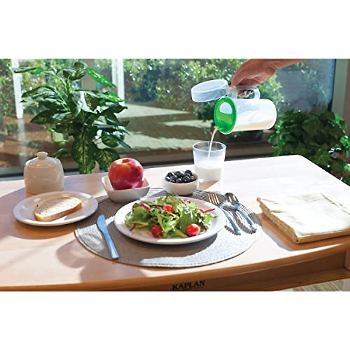 Kaplan Early Learning Kids Easy Pour Pitchers, Set of 6 Clear Montessori Dishwasher Safe 16 oz. Pitchers with Lids for Classroom and Home