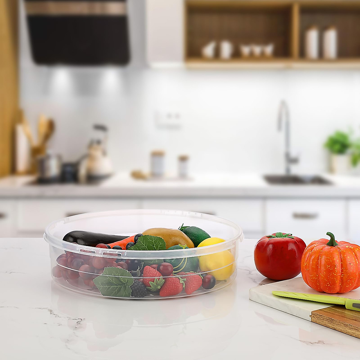 BSTKEY 12 inch Round Pizza Keeper, Food Storage Container with Lid and Handle, Pizza Dough Tray Fits 2-4 Dough Balls, Clear Plastic Food Storage Carrier for Cheese Cake Cupcakes Pies Pastries Fruit