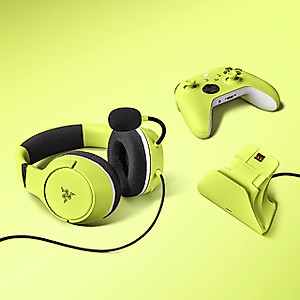 Razer Essential Duo Bundle for Xbox: Kaira X Wired Headset & Universal Quick Charging Stand for Xbox Controllers - Color Matches Official Xbox Series X|S Controllers (Sold Separately) - Electric Volt